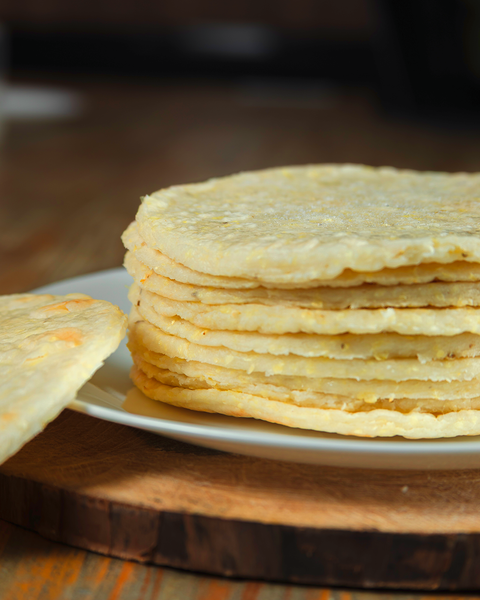 Arepa Tela · Paquete 10 unidades – Alimentos Thearion Suqa